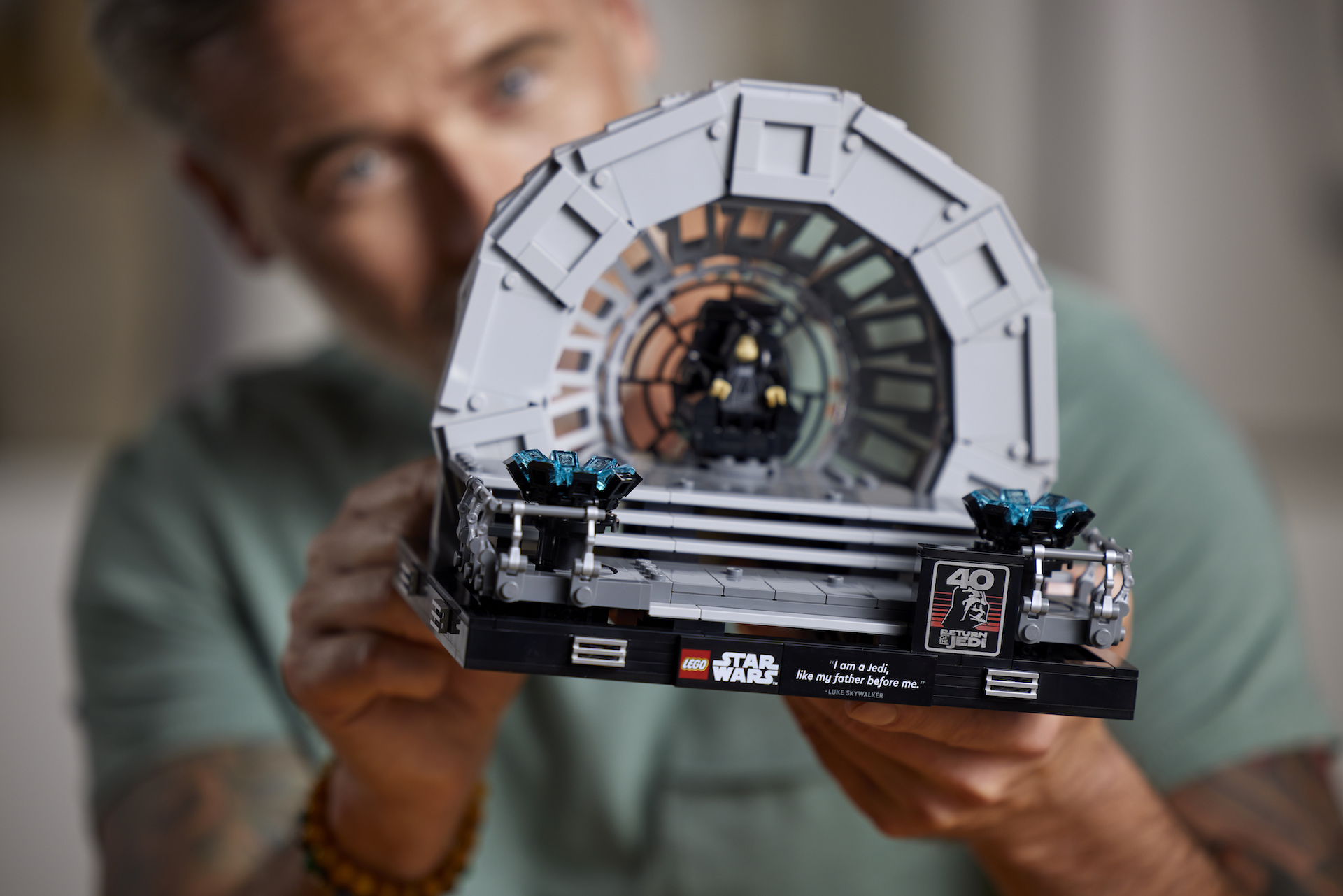 LEGO Star Wars 75352 El Salón del Trono del Emperador es sobre escala