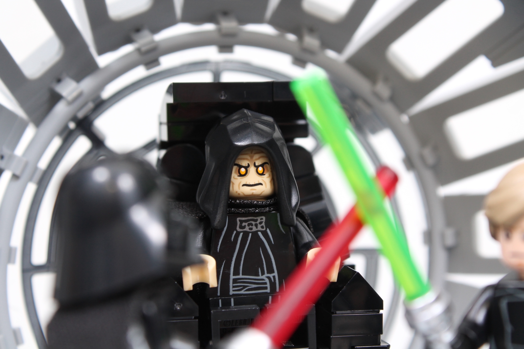 LEGO Star Wars 75352 Emperor’s Throne Room Diorama review