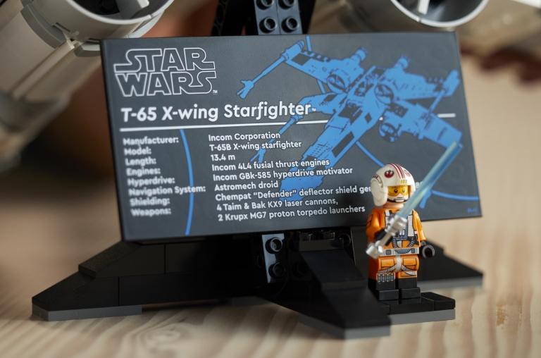 LEGO Star Wars UCS 75355 X-wing Starfighter visual tour