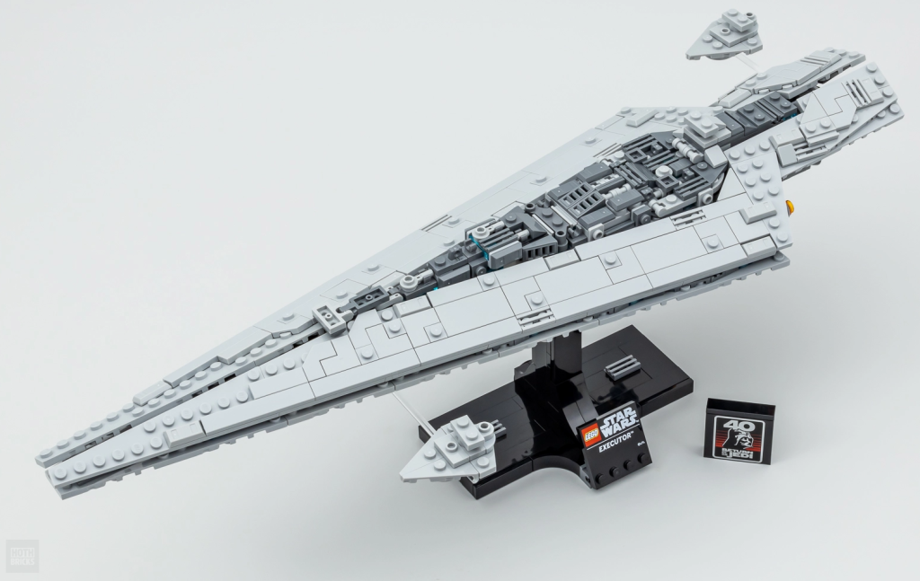 75356 Executor Super Star Destroyer is as good as UCS sets