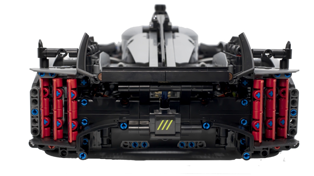 LEGO 42156 Peugeot 9X8 24H Le Mans Hybrid Hypercar review