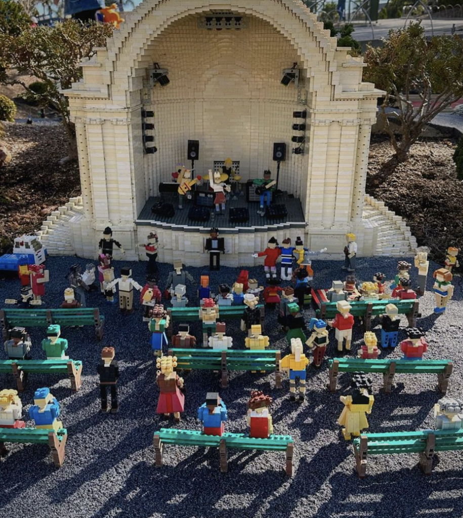 Gwen Stefani spots her LEGO band at LEGOLAND California