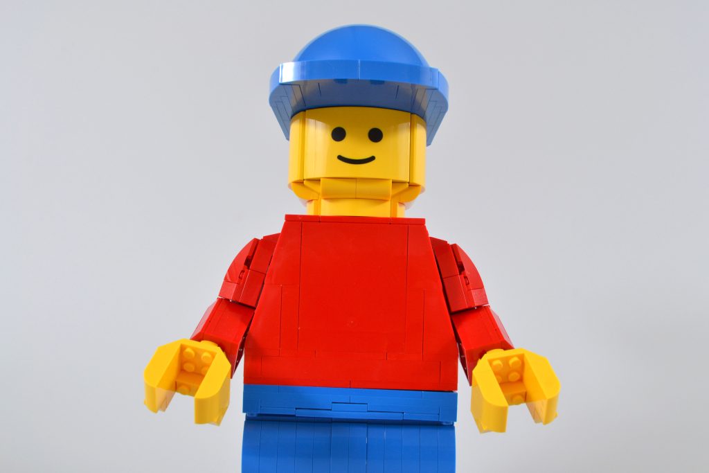 LEGO 40649 Up-Scaled LEGO Minifigure review