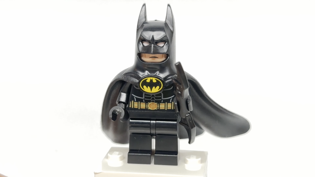 First look at brand new LEGO DC 30653 Batman 1992 polybag
