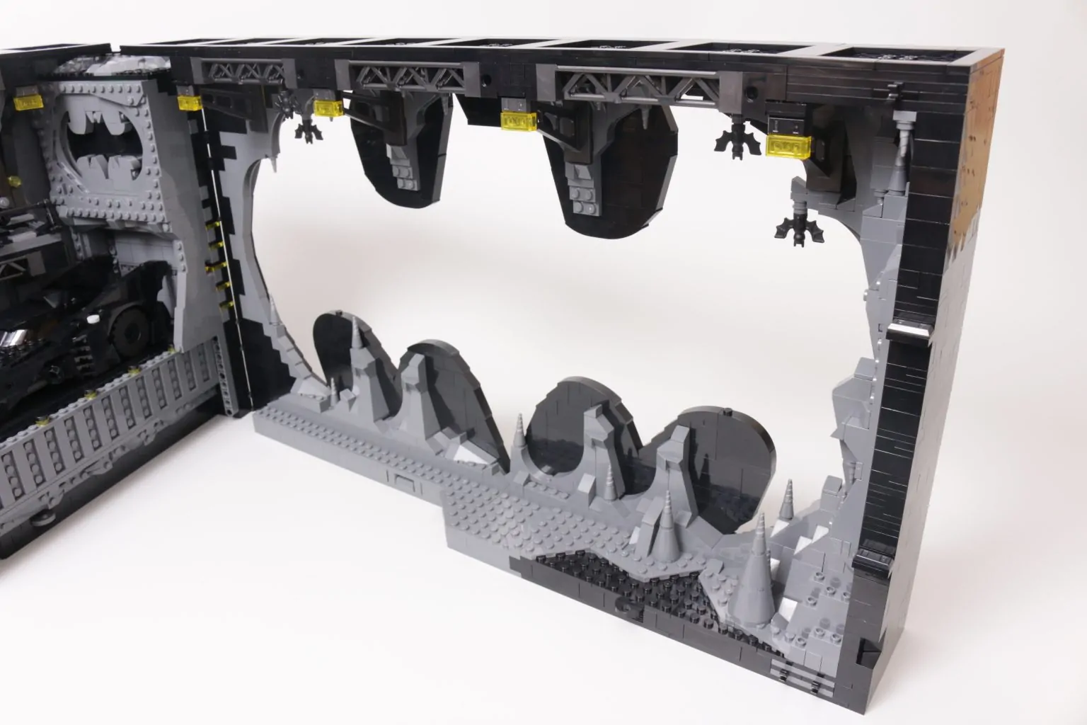 LEGO Batman 76252 Batcave – Shadow Box review