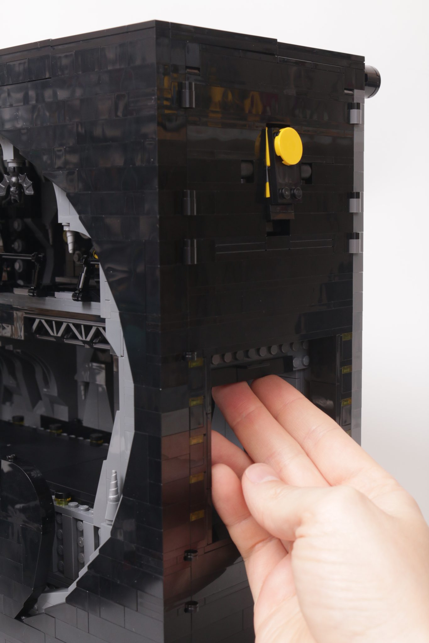 LEGO Batman 76252 Batcave – Shadow Box review