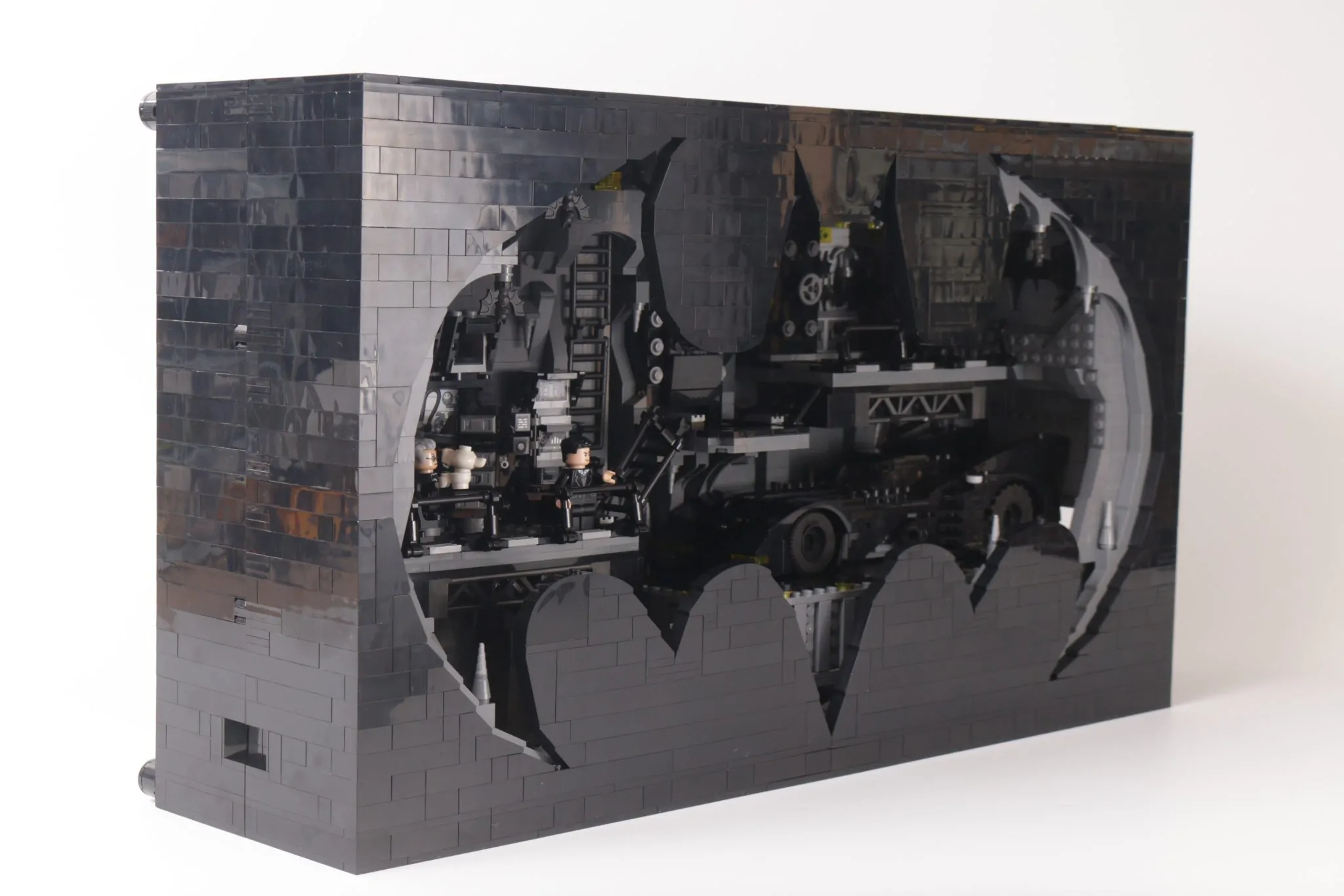 LEGO Batman 76252 Batcave – Shadow Box review