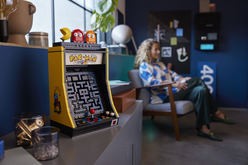 LEGO 10323 PAC-MAN Arcade takes builders back to the '80s