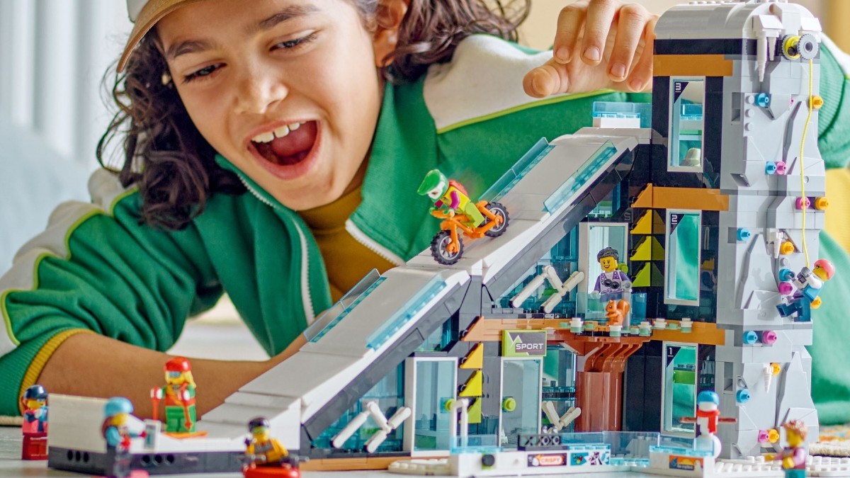 New LEGO City summer sets officially revealed