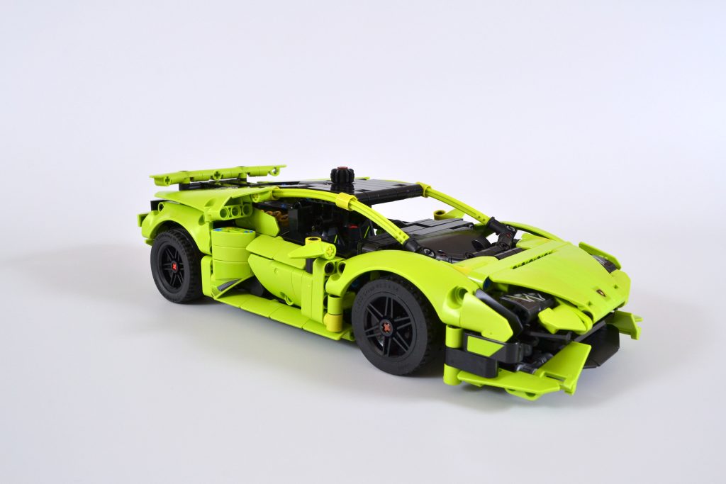 LEGO Technic 42161 Lamborghini Huracán Tecnica review