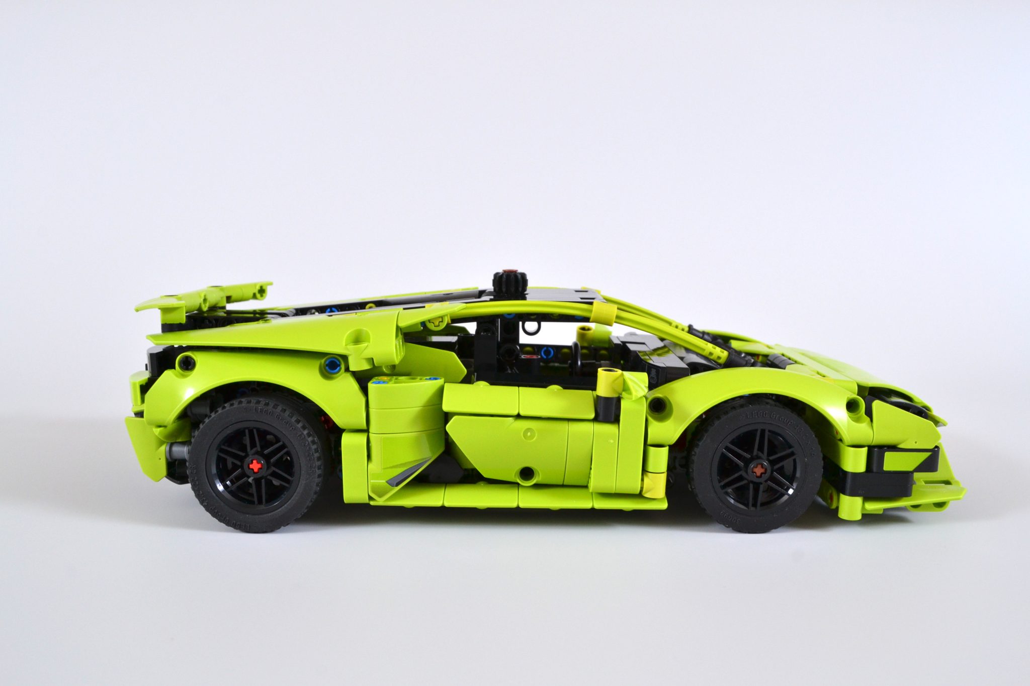 LEGO Technic 42161 Lamborghini Huracán Tecnica review