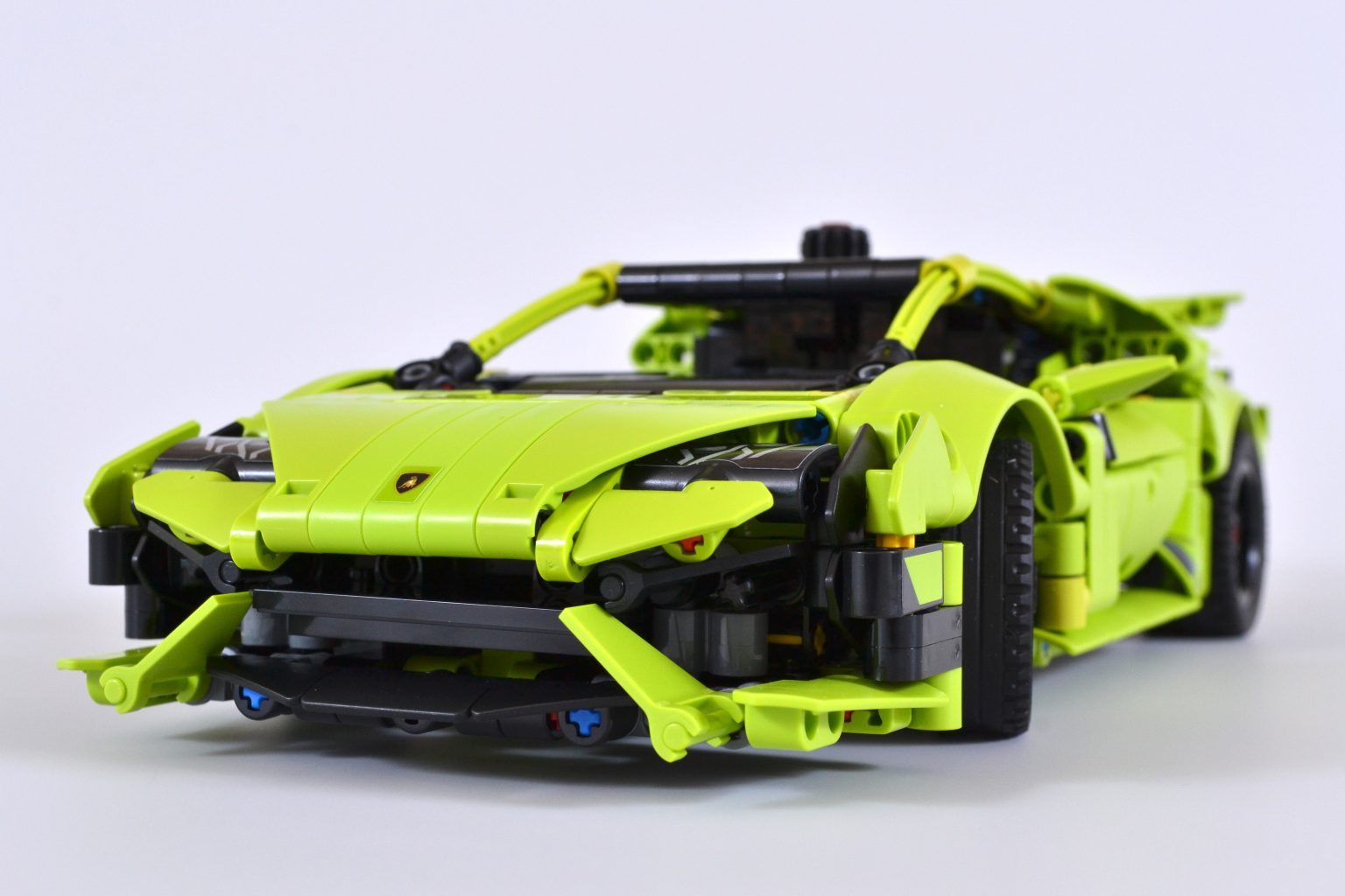 LEGO Technic 42161 Lamborghini Huracán Tecnica review