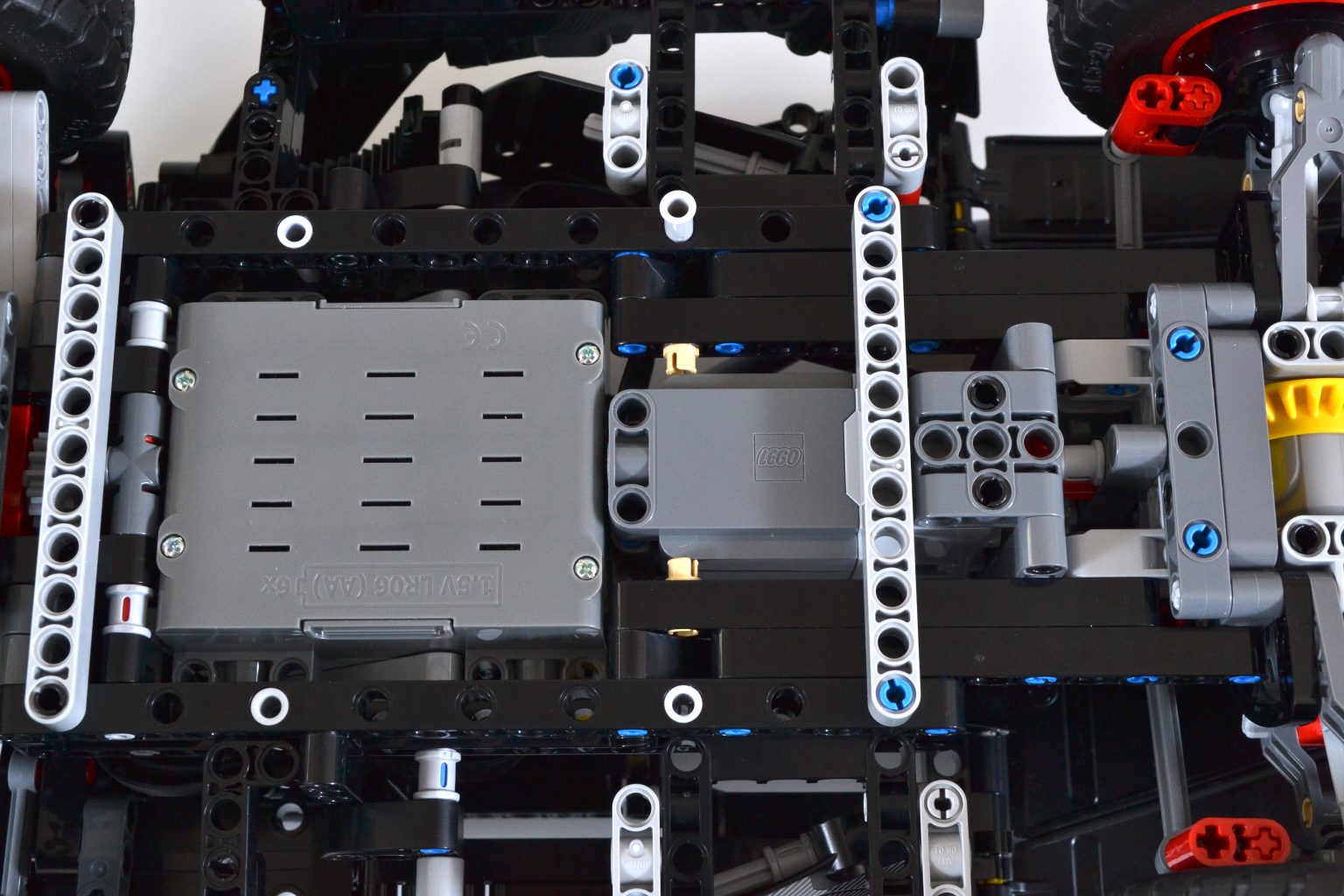 LEGO Technic 42160 Audi RS Q e-tron electric car review