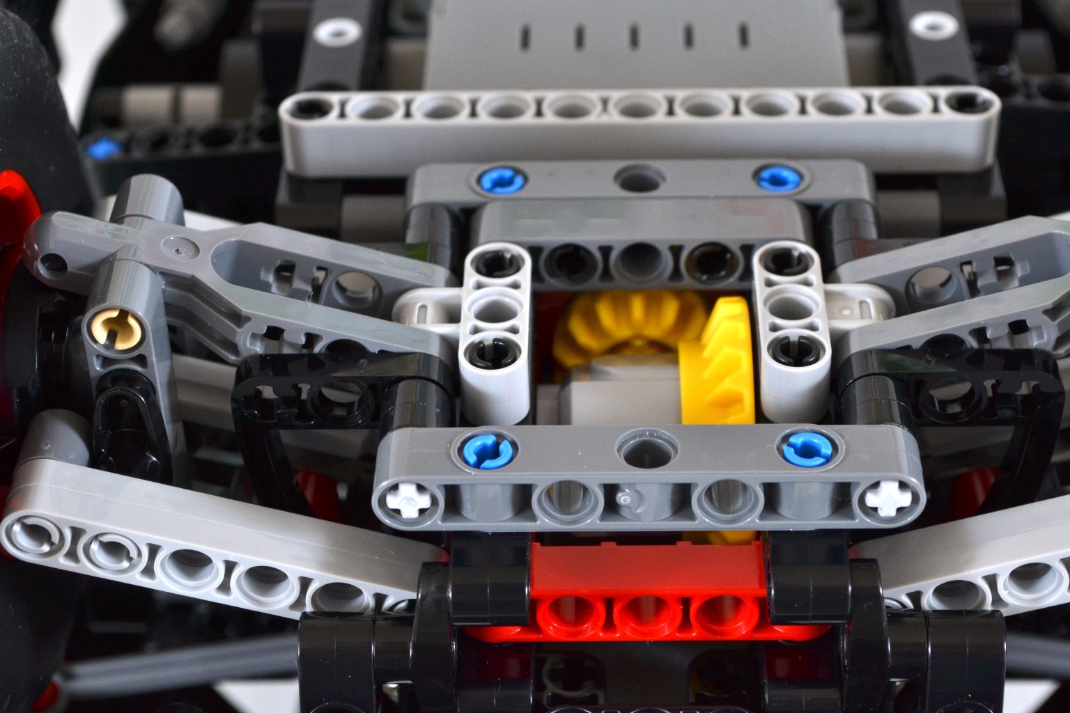 LEGO Technic 42160 Audi RS Q e-tron electric car review
