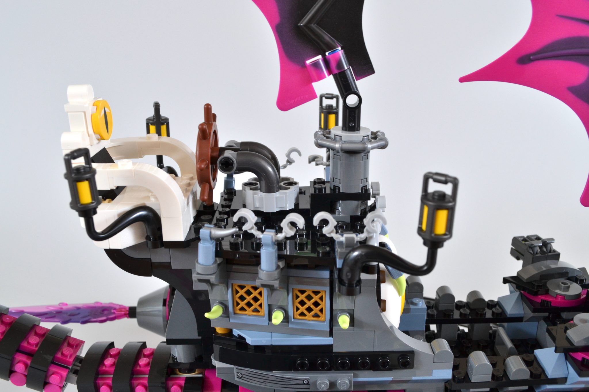 LEGO DREAMZzz 71469 Nightmare Shark Ship review