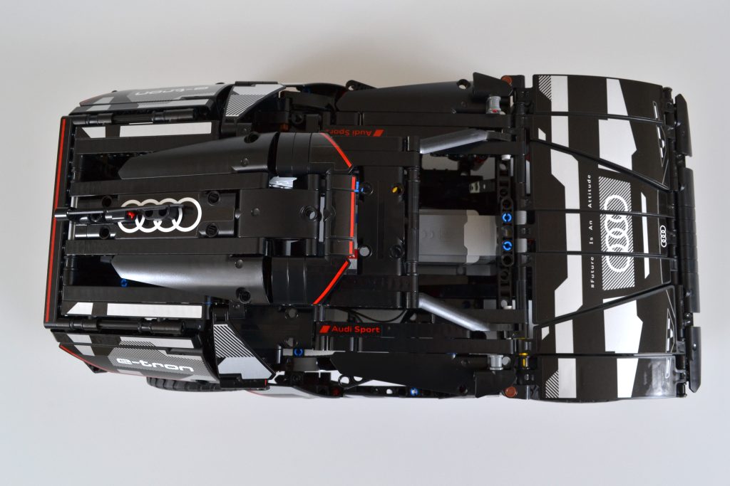 LEGO Technic 42160 Audi RS Q e-tron electric car review
