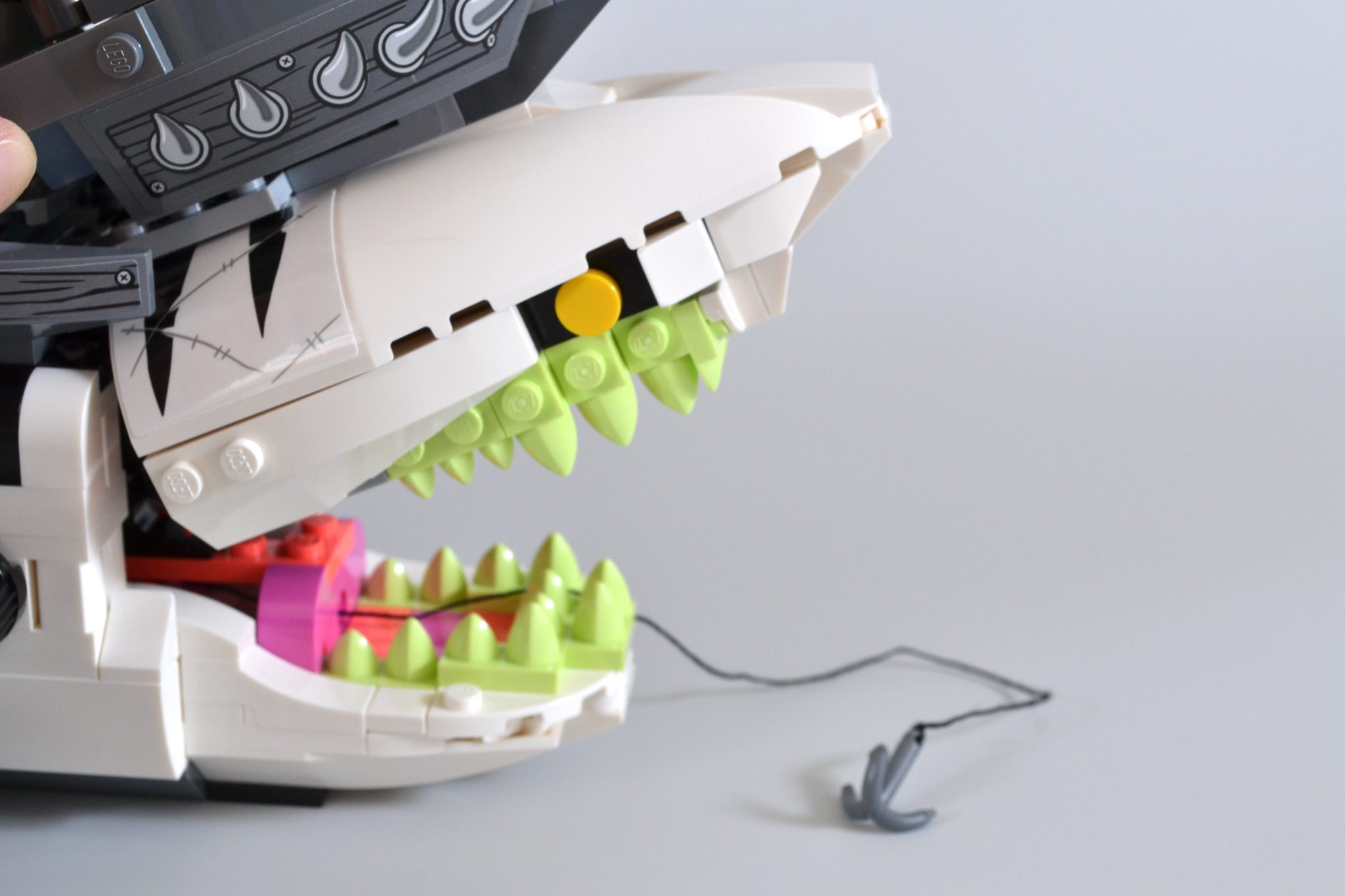 LEGO DREAMZzz 71469 Nightmare Shark Ship review