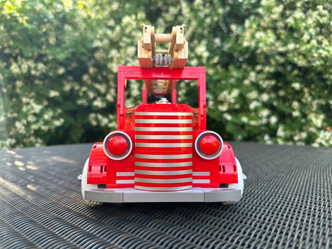 LEGO Inside Tour 2023 exclusive set revealed