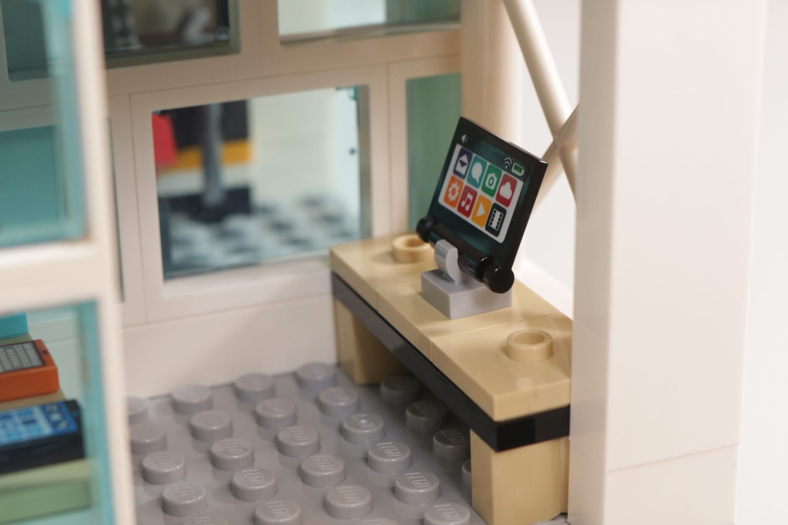 LEGO City 60380 Downtown review and full gallery