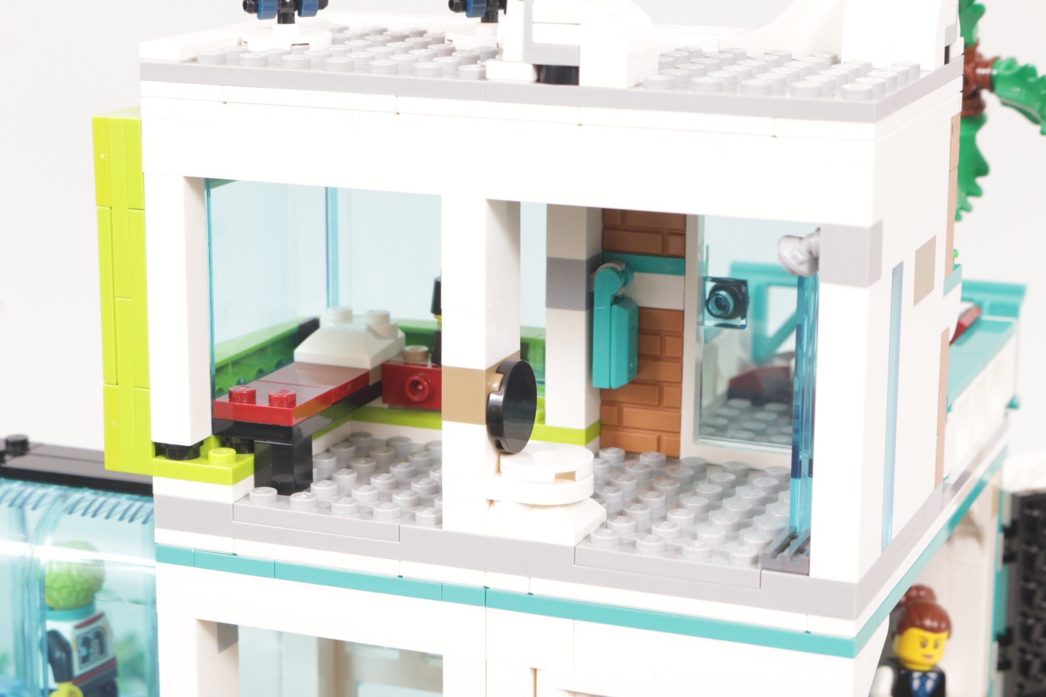 LEGO City 60380 Downtown review and full gallery