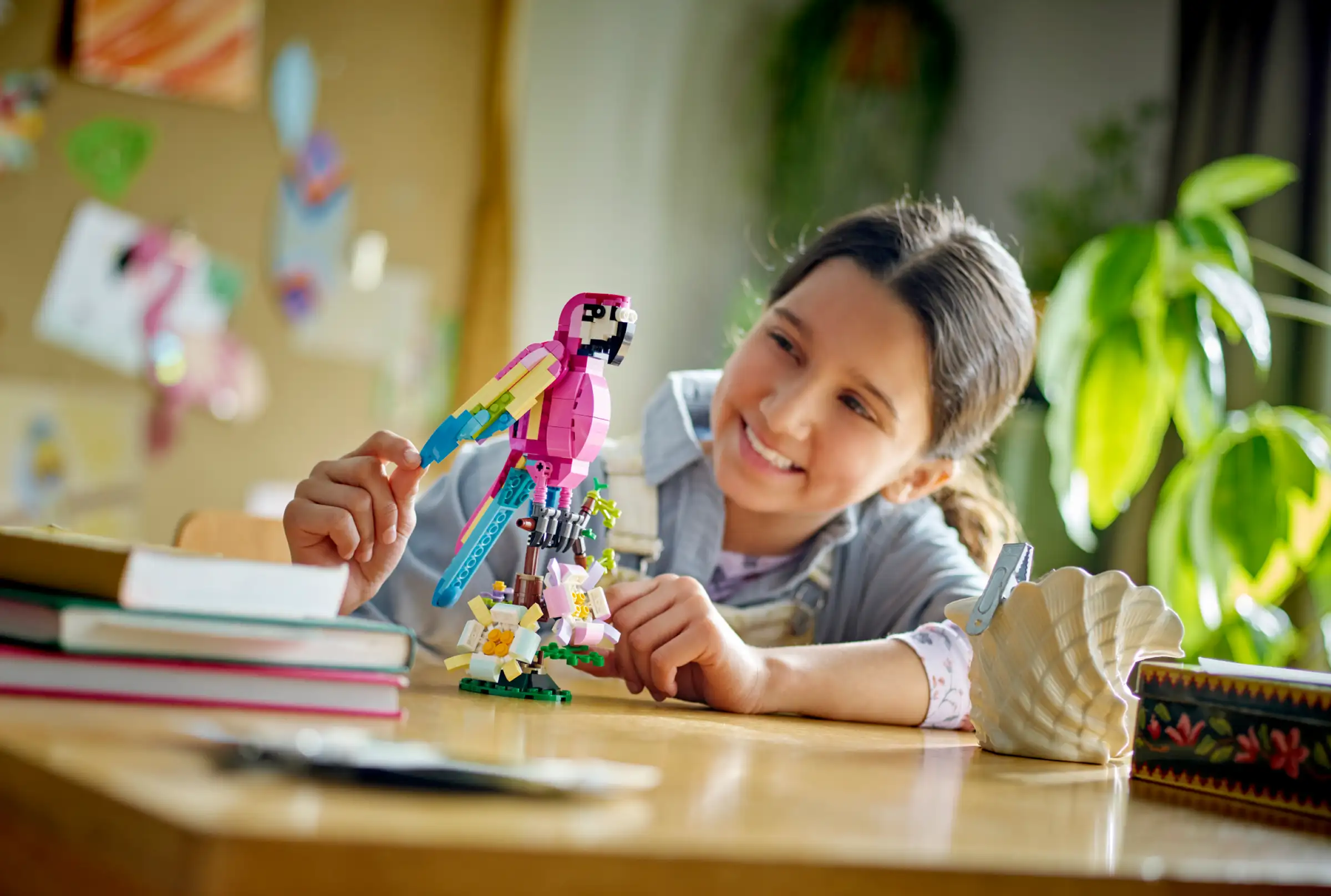 LEGO Creator 3-in-1 31144 Exotic Pink Parrot revealed online