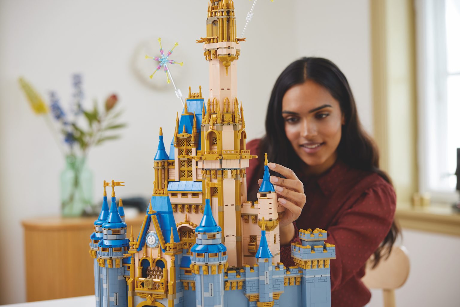 LEGO Disney 43222 Disney Castle visual guide and gallery