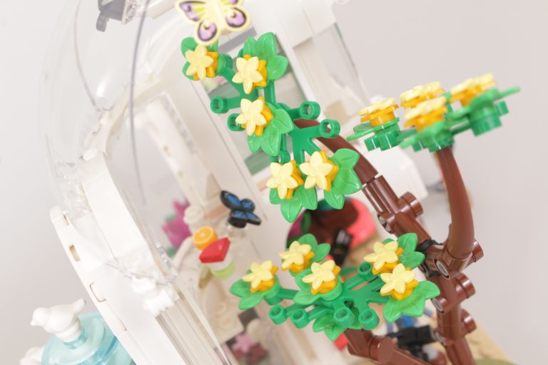 New LEGO Ideas botanical garden needs to keep one feature from LEGO Friends