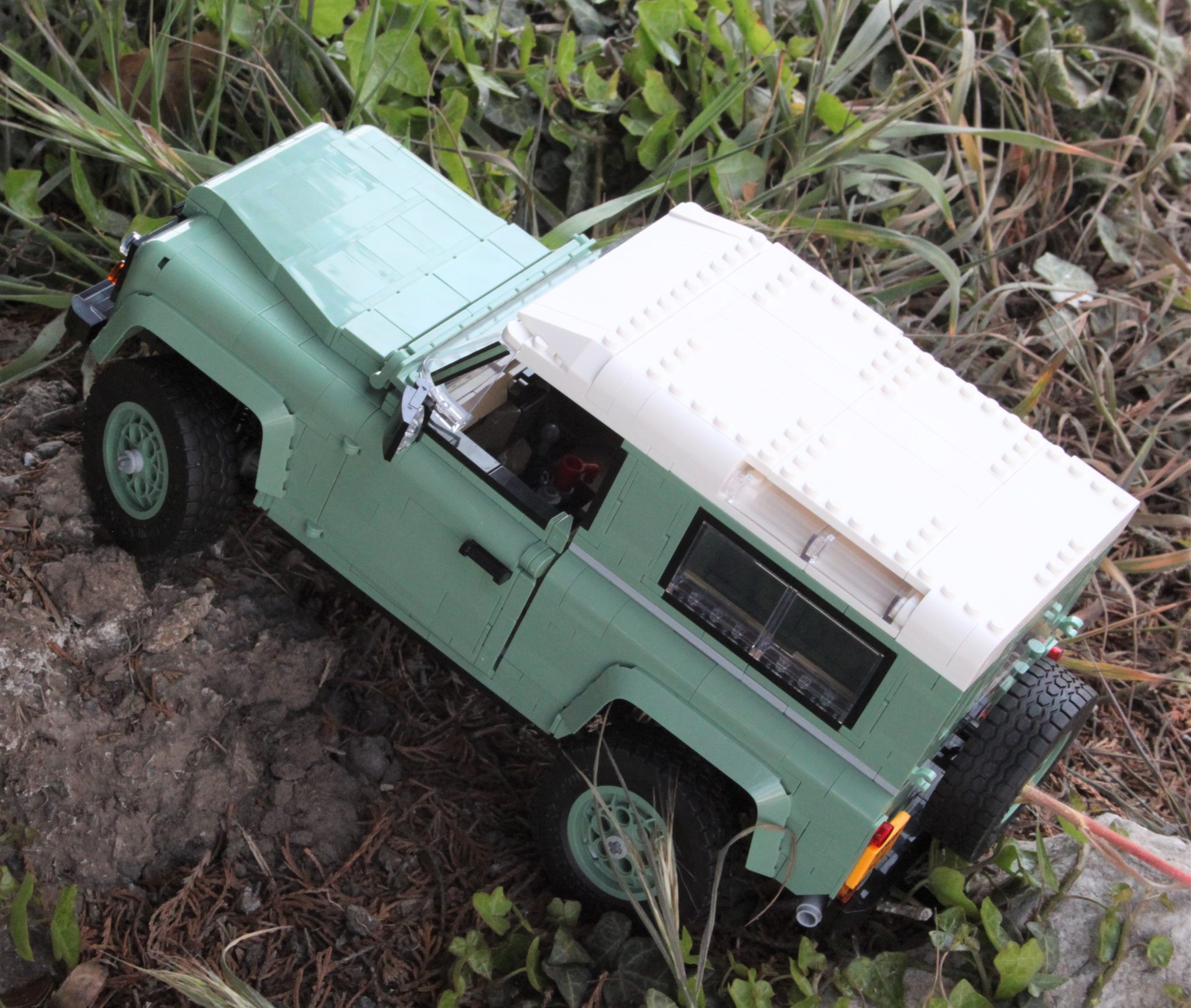 Here's how LEGO's new Land Rover handles rough terrain