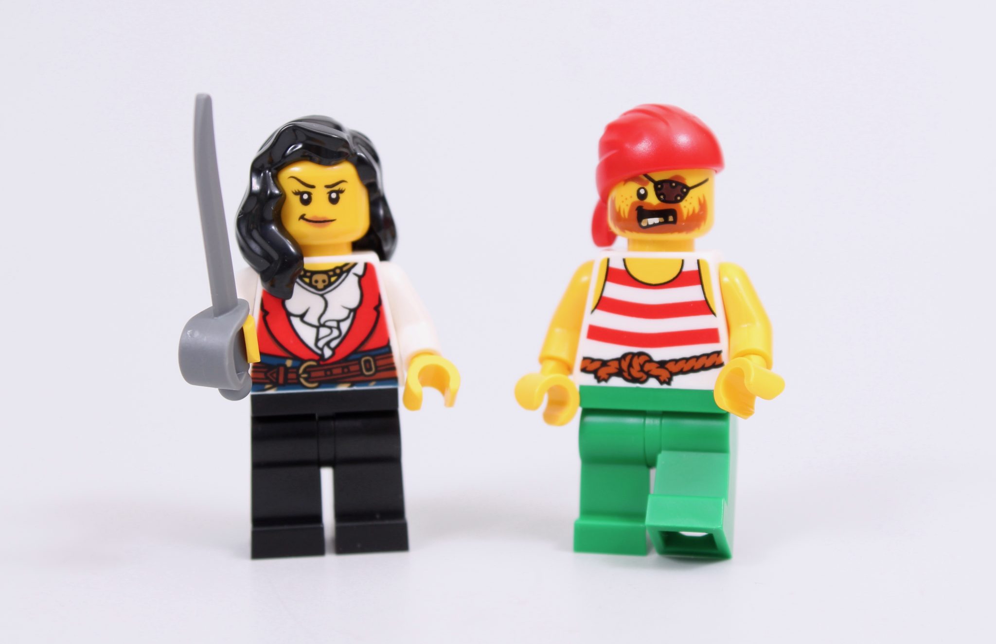 Complete LEGO Space, Castle and Pirates minifigures available through ...