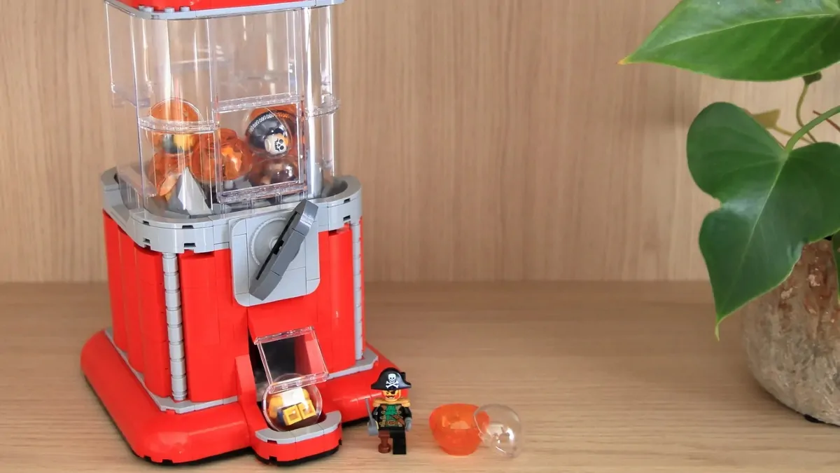 Spin to win: working LEGO gumball machine hits 10K on Ideas