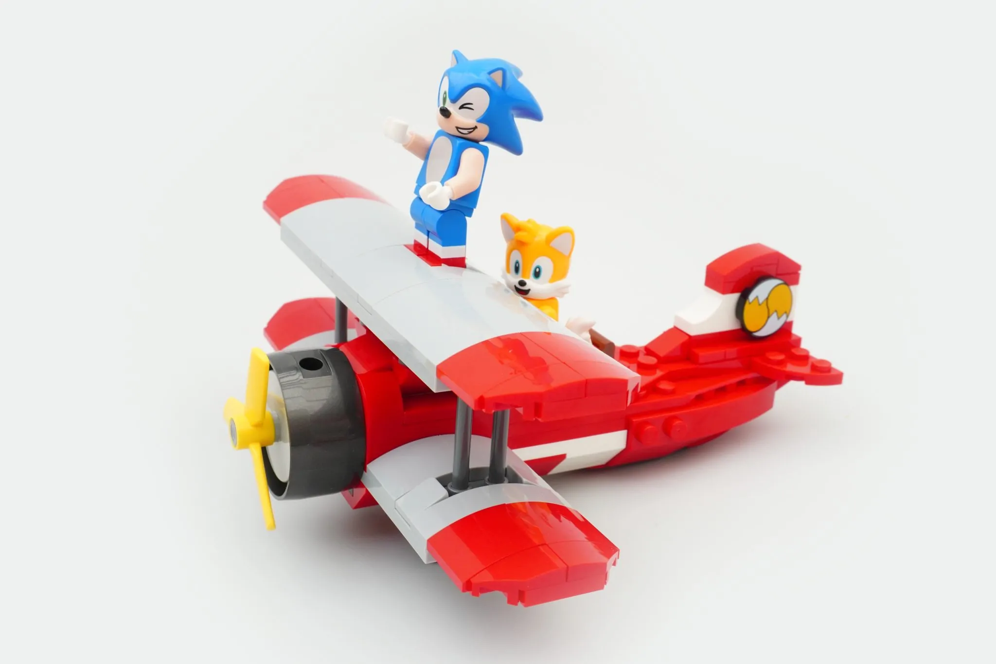LEGO 76991 Tails' Workshop and Tornado Plane review