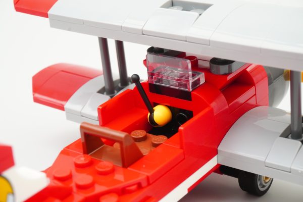 LEGO 76991 Tails' Workshop and Tornado Plane review