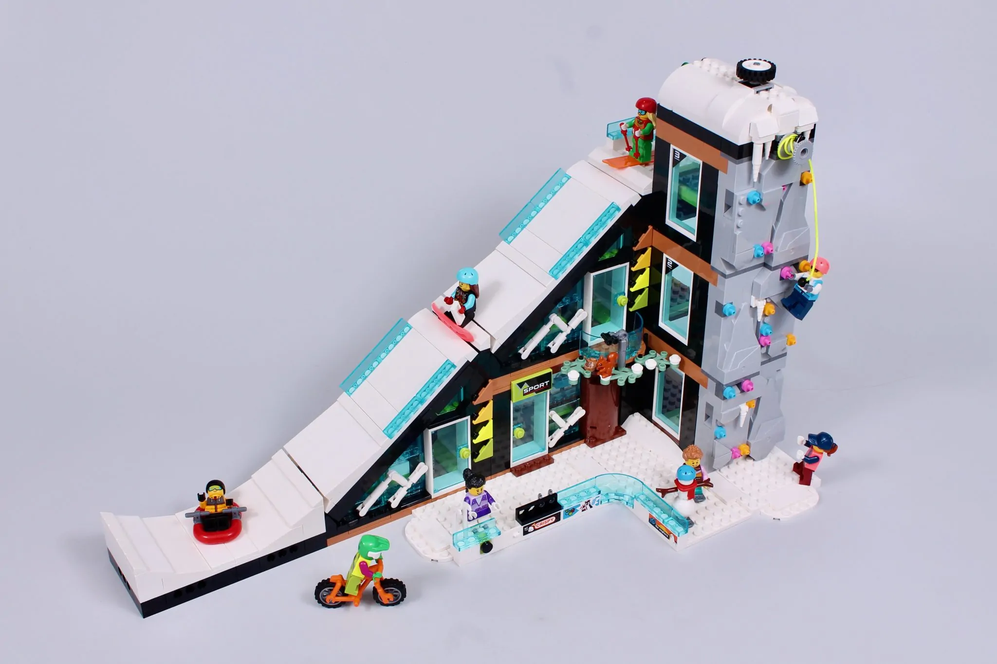 LEGO City 60366 Ski and Climbing Center review