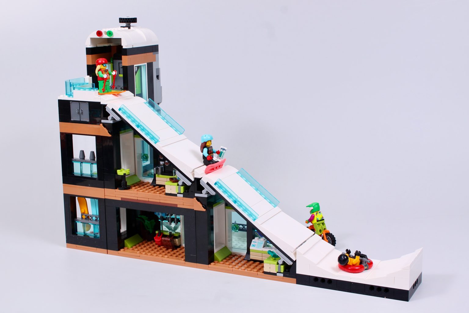 LEGO City 60366 Ski and Climbing Center review