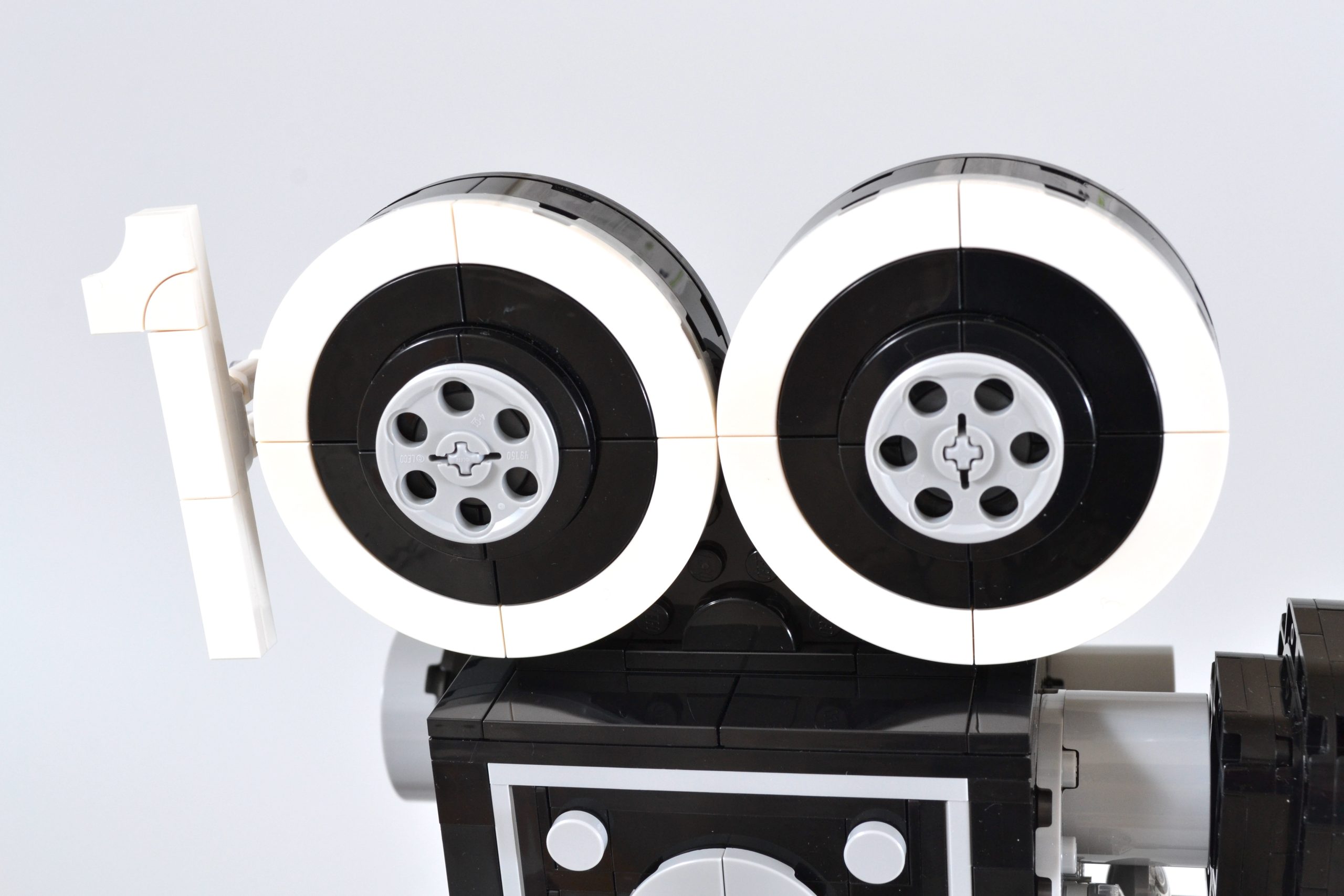 LEGO Disney 43230 Walt Disney Tribute Camera review