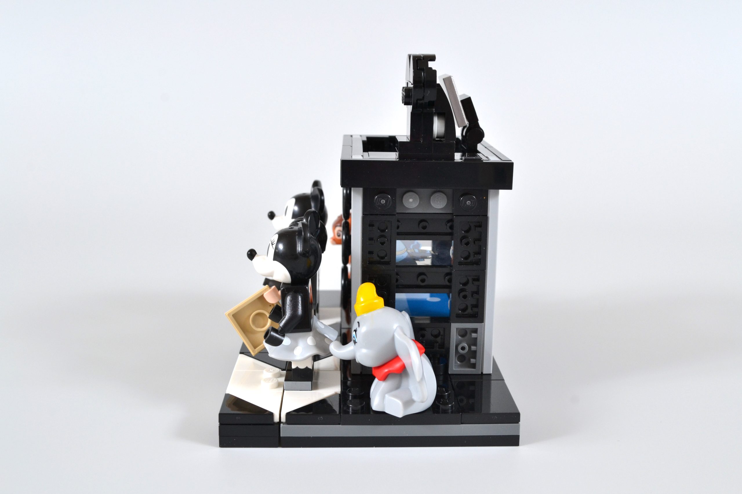 LEGO Disney 43230 Walt Disney Tribute Camera review