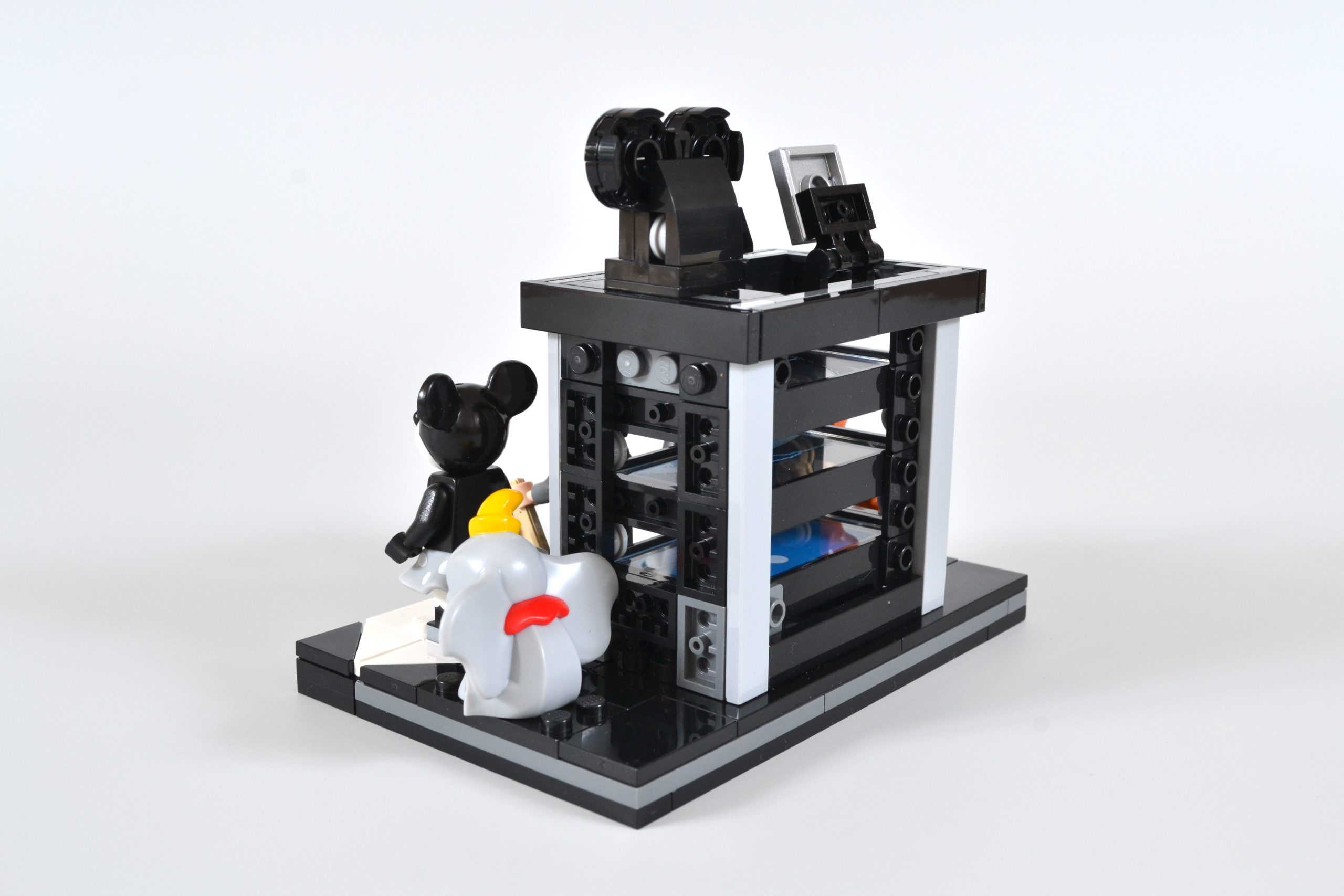 LEGO Disney 43230 Walt Disney Tribute Camera review