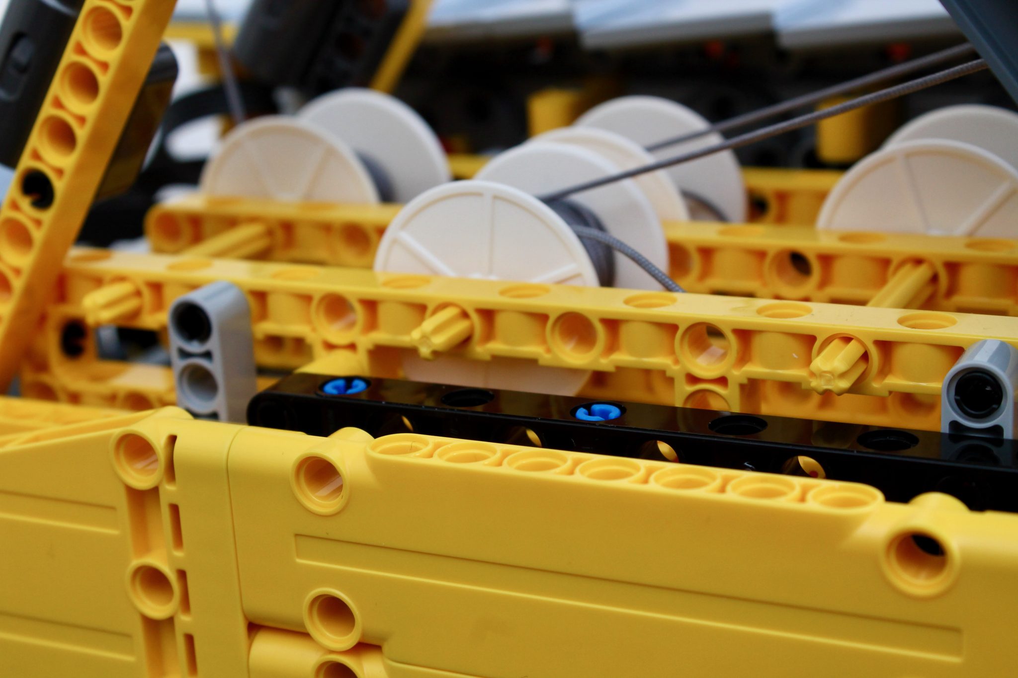 LEGO Technic 42146 Liebherr Crawler Crane LR 13000 review