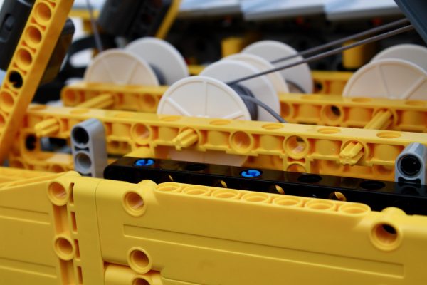 LEGO Technic 42146 Liebherr Crawler Crane LR 13000 review