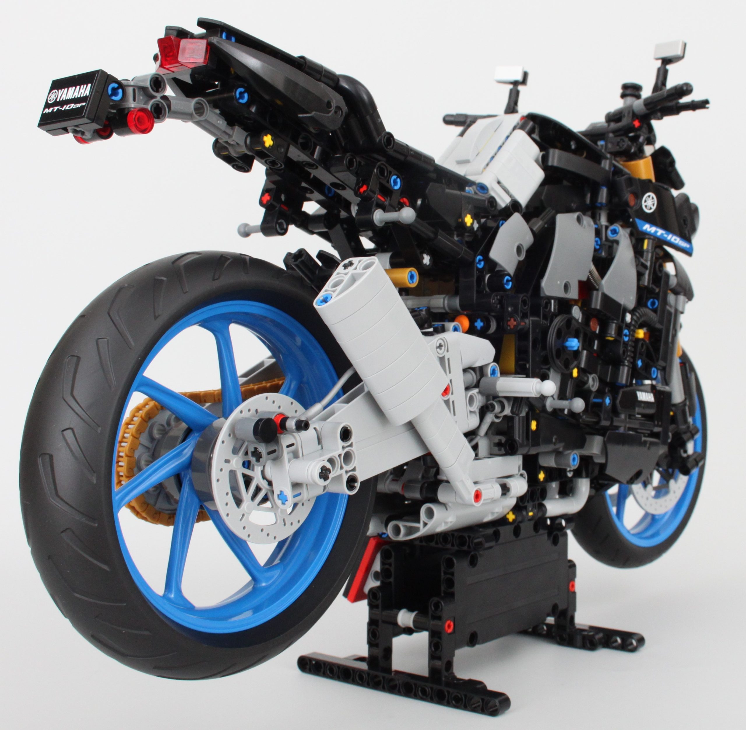 LEGO Technic 42159 Yamaha MT-10 SP review