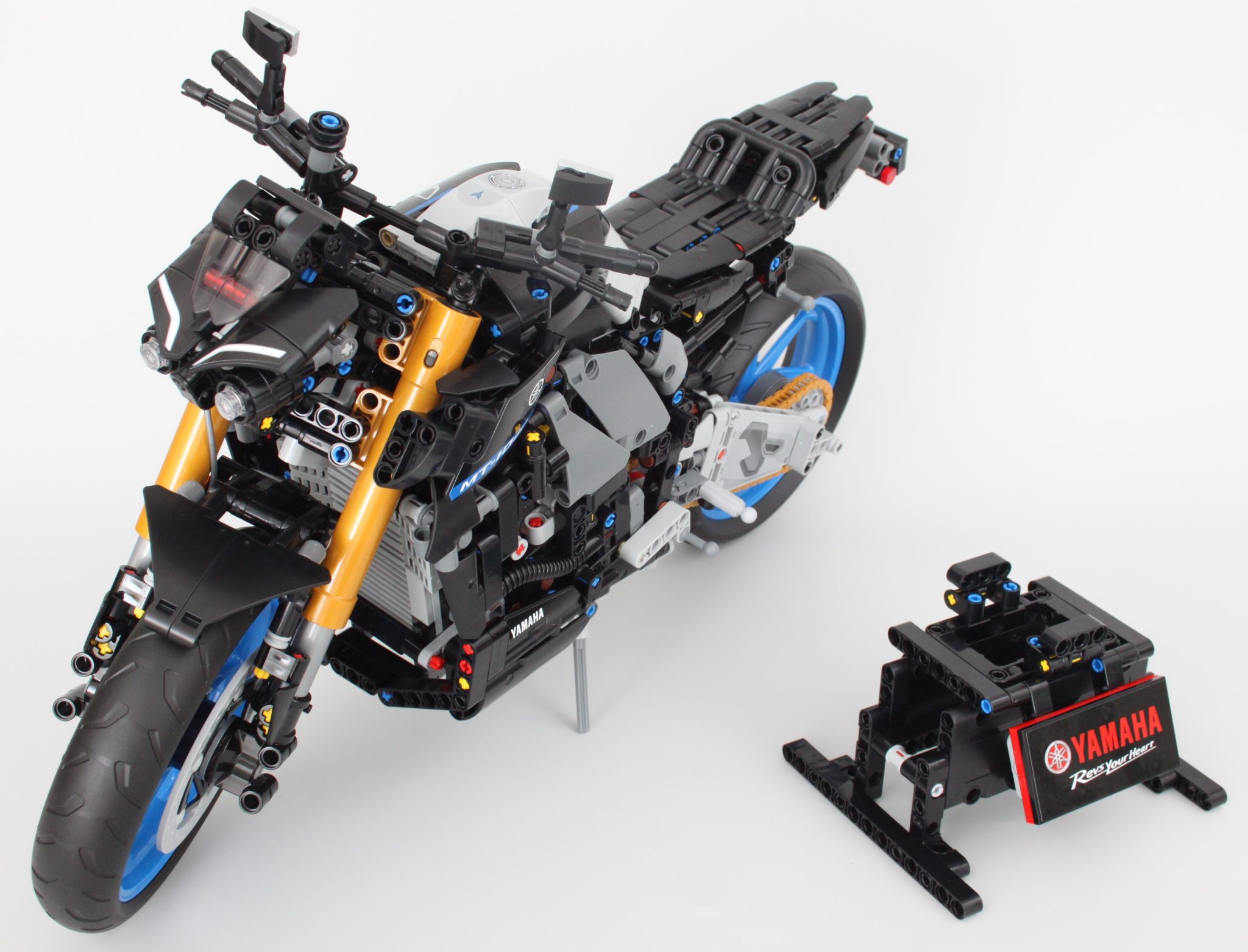 LEGO Technic 42159 Yamaha MT-10 SP review