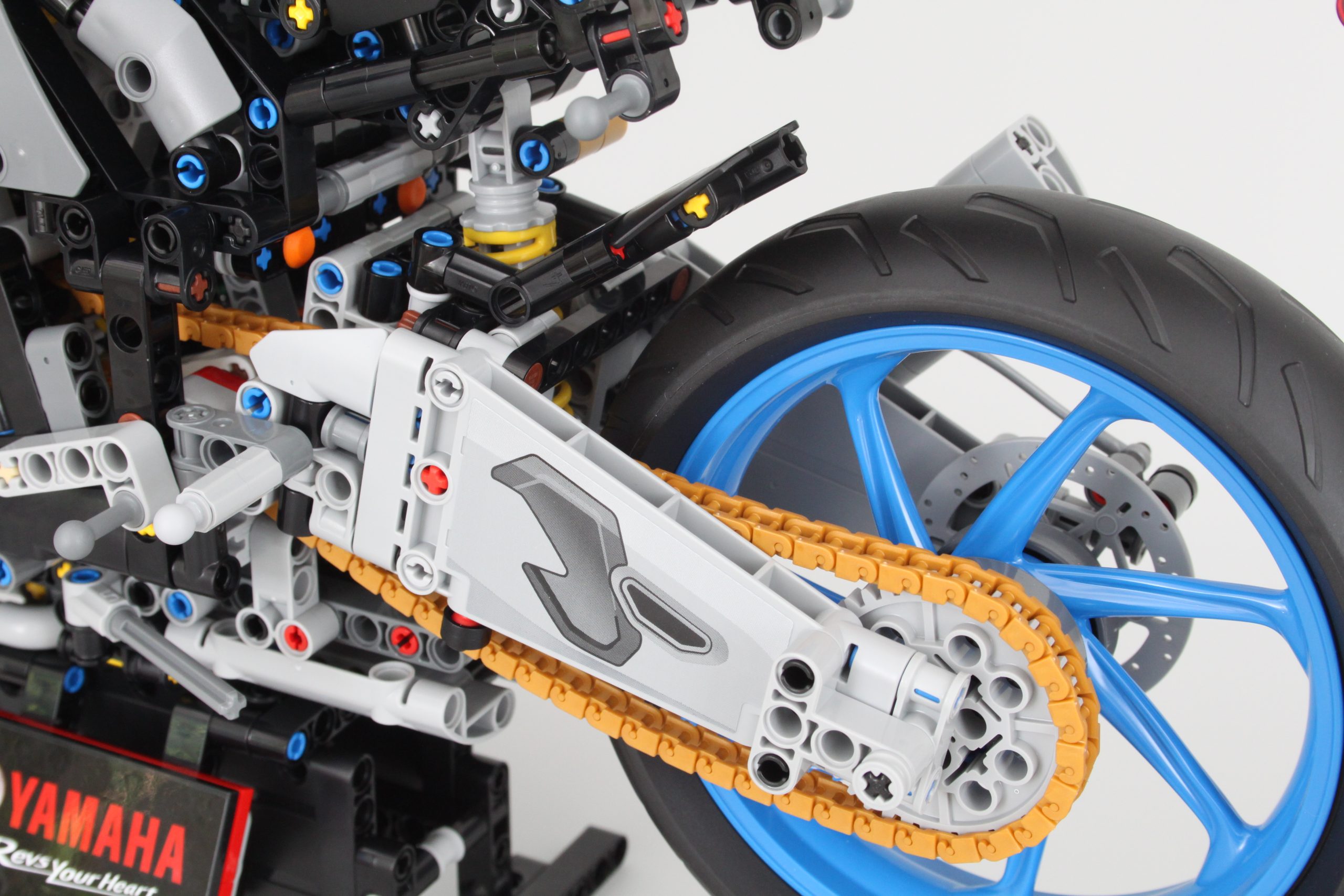 LEGO Technic 42159 Yamaha MT-10 SP review