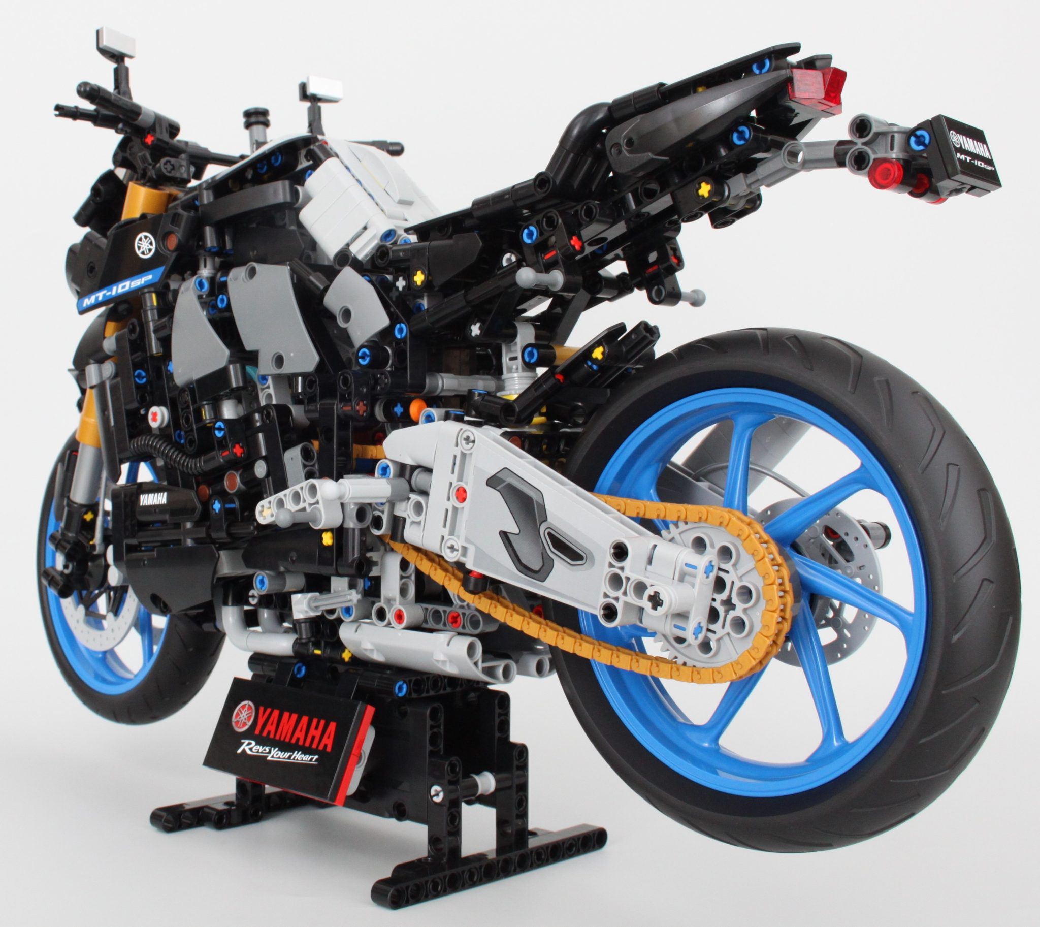 LEGO Technic 42159 Yamaha MT-10 SP review