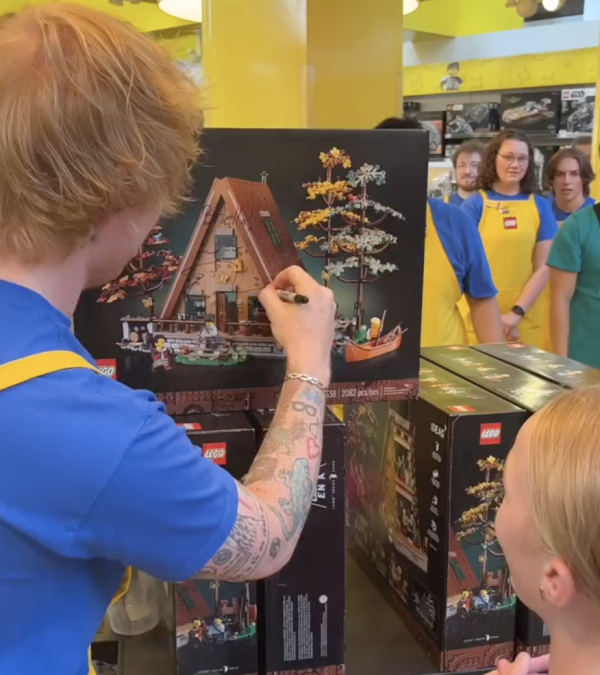 Ed Sheeran surprised fans at LEGO Store Mall of America