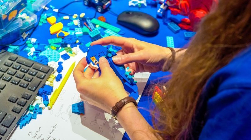 LEGO is hiring three new Assistant Master Model Builders – but don’t ...