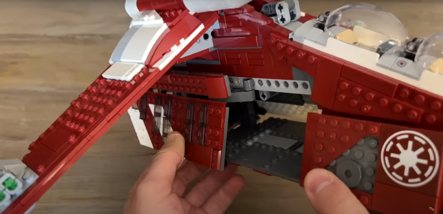 Comparing every LEGO Star Wars Republic Gunship playset so far