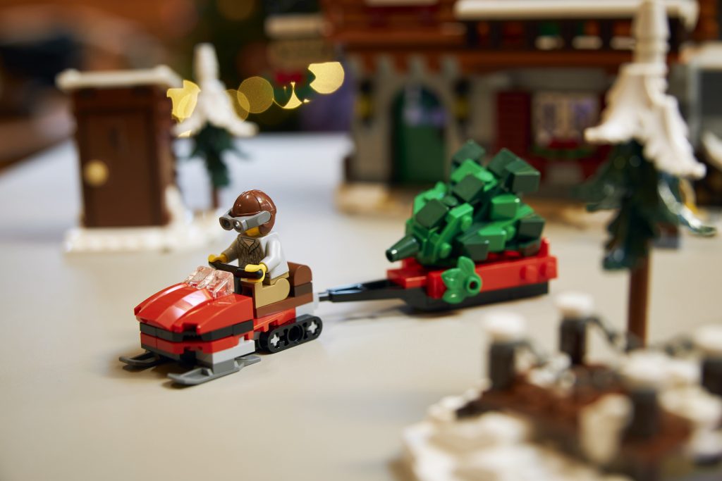 LEGO Icons 10325 Alpine Lodge out now for LEGO Insiders worldwide