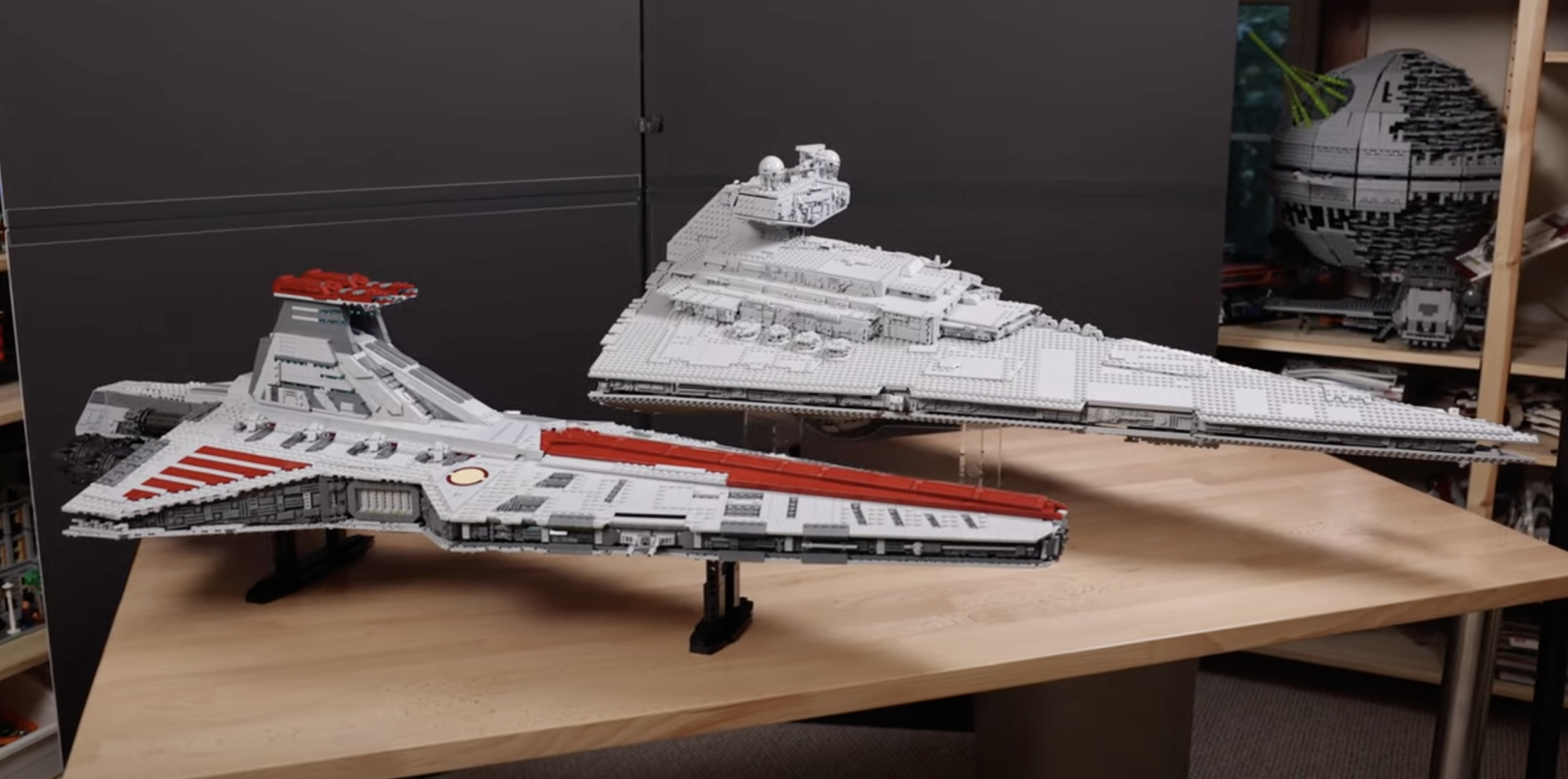 Compare LEGO Star Wars UCS Venator to UCS Imperial Star Destroyer – and ...