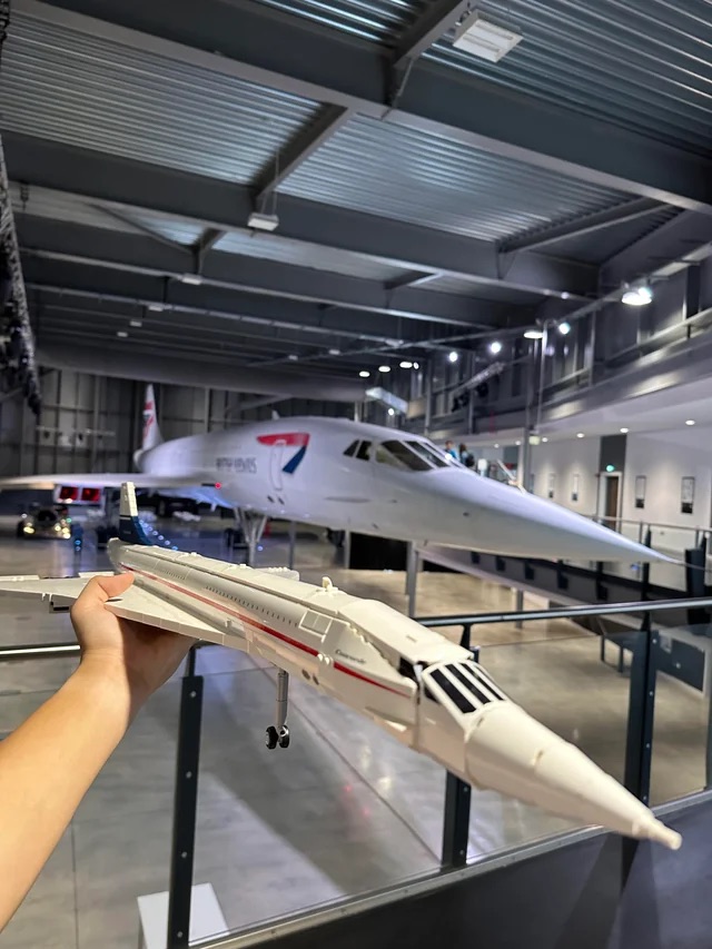 LEGO Icons 10318 Il Concorde incontra il suo fratello maggiore