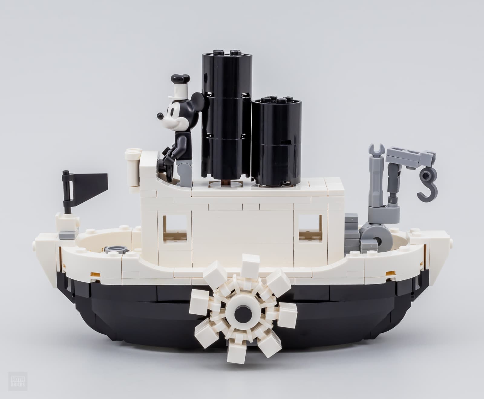 LEGO Disney Mini Steamboat Willie is a neat set that's worth the ...